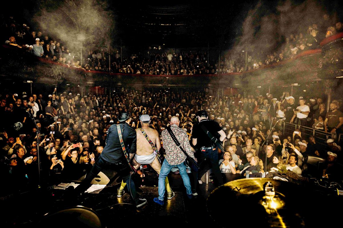 Elmer Food Beat en concert à Nantes : 40 ans de rock aux Scènes ...
