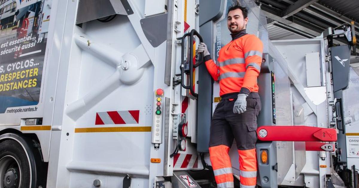 [Nantes recrute] Découvrez le métier de Clément, ripeur | Nantes, ville ...